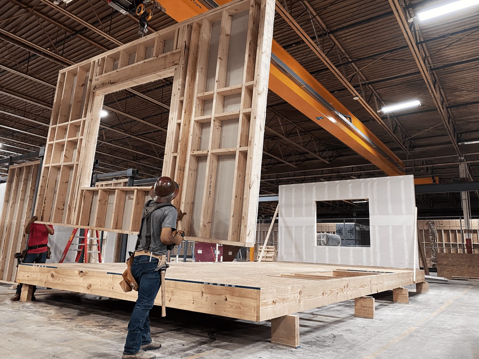 INSTALLATION OF END WALL ON MODULE - BMarko Structures